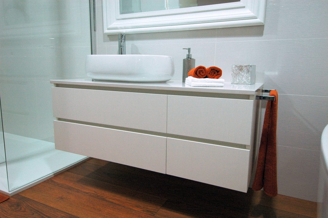 Movel Wc Termolaminado Branco Brilho – Carpintaria Pinto & Pintos