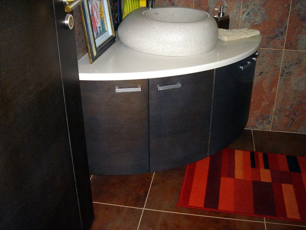 Movel Wc Wengue Curvo – Carpintaria Pinto & Pintos